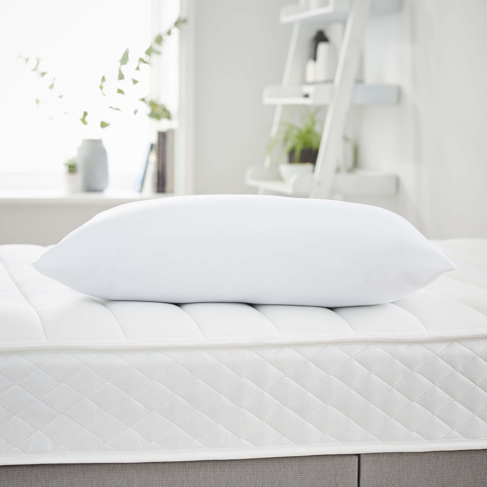 Silentnight Essential Memory Foam Core Pillow | Trade E-Bedding